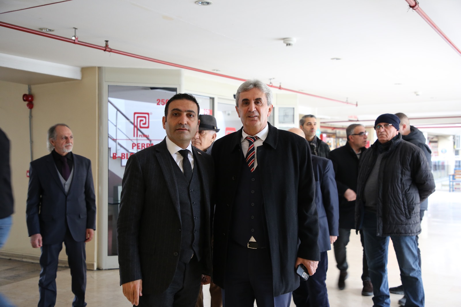 CHP BEYOĞLU BELEDİYE BAŞKAN ADAYI İNAN GÜNEY'İN PERPA ZİYARETİ. CHP BEYOĞLU BELEDİYE BAŞKAN ADAYI İNAN GÜNEY'İN PERPA ZİYARETİ.